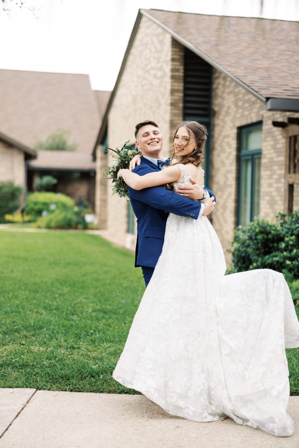 Pros and Cons of a First Look: Is It Right for Your Wedding ...